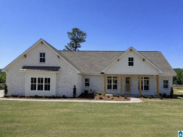 372 Lake Creek Dr, Guntersville, AL 35976