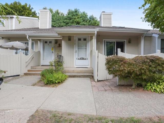 372 Lakeview Dr Unit 372, Southington, CT 06489