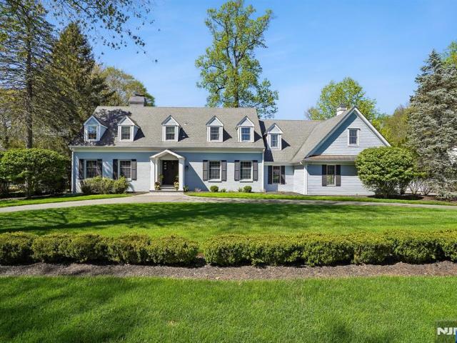 372 Lakeview Drive
