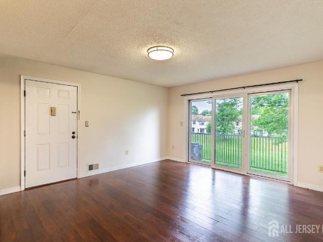 372 Lancaster Court 372