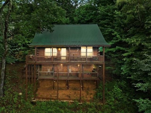 372 Mountain View Rd, Ellijay, GA 30540