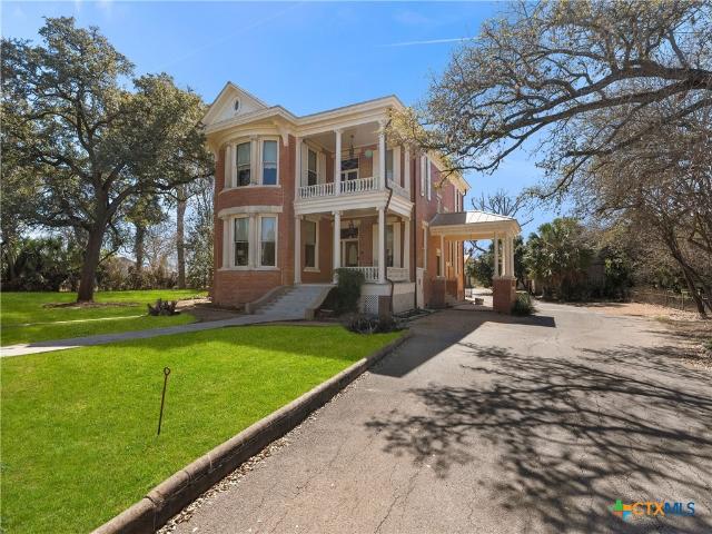 372 Magazine Avenue