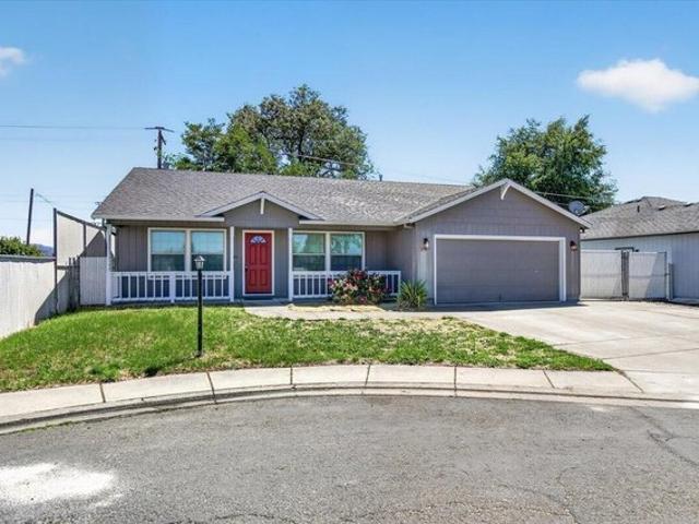 372 Sandi Way, Eagle Point, OR 97524