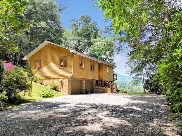 372 Shady Ridge Rd, Waynesville, NC 28785