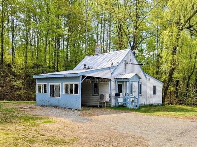 372 River Rd, Avon, ME 04966