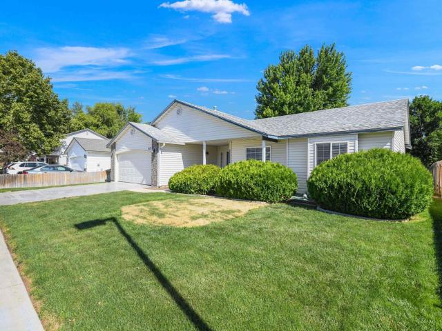372 W Trophy St