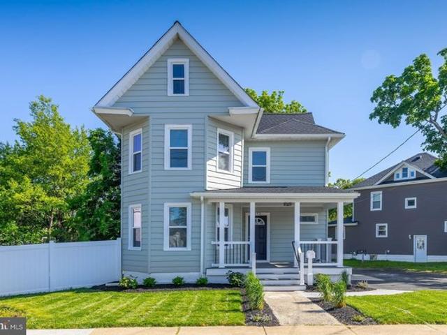 372 W Broad St, Gibbstown, NJ 08027