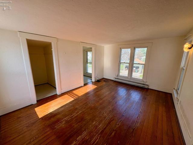 372 W Perry Street