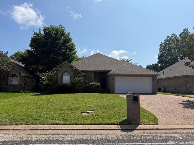 3734 Chantal Cir, College Station, TX 77845