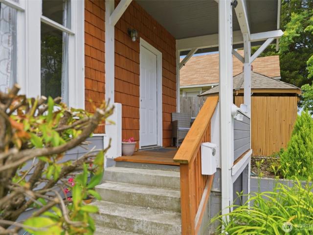 3734 E I Street