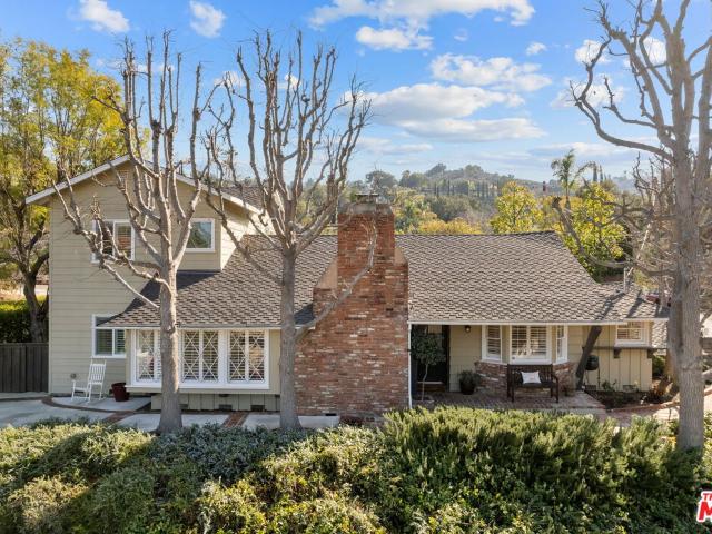 3734 Loadstone Dr, Sherman Oaks, CA 91403 | MLS #26672 | Compass
