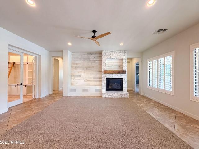 3736 N ACACIA Crossing