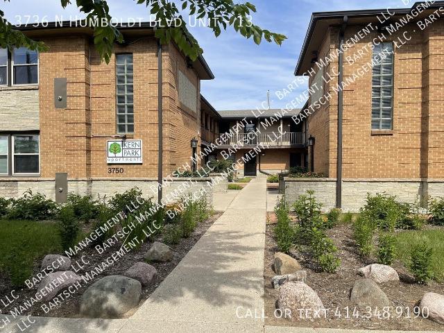 3736 N Humboldt Blvd Unit, 1 bed, 1 full bath