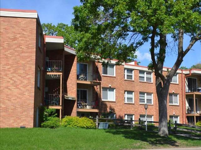 3737 Hubbard Ave. N 2 Bedroom Apartment for Rent at 3737 Hubbard Ave N, Robbinsdale, MN 55422