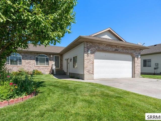 3737 Silverwood Cir, Ammon, ID 83406