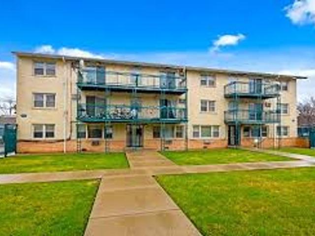 3737 3739 W 63rd West Lawn
