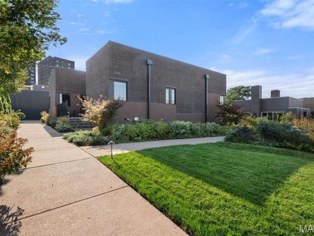 3738 Olive St, Saint Louis, MO 63108
