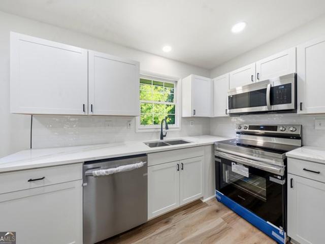 3738 Brookcrest Cir, Decatur, GA 30032