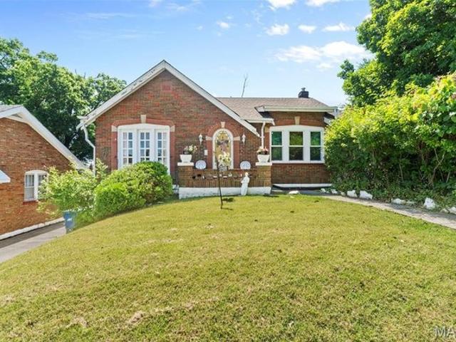 3738 Lawler Dr, Saint Louis, MO 63121
