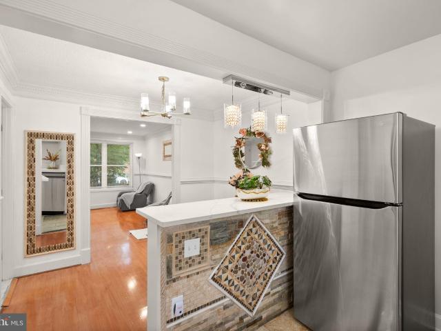 3739 Mark Dr, Alexandria, VA 22305 | MLS #VAAX2063