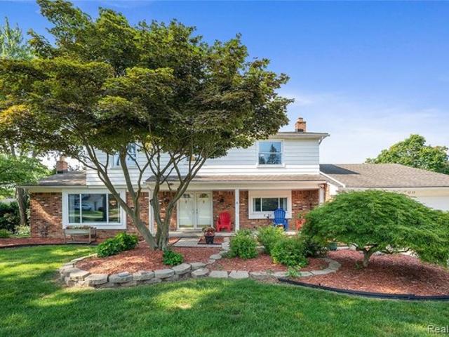 3739 Fife Ln, West Bloomfield Township, MI 48323
