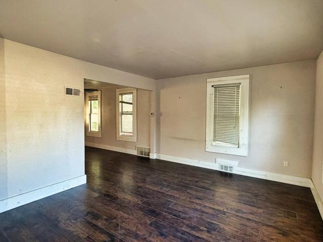3739 W Kilbourn Ave