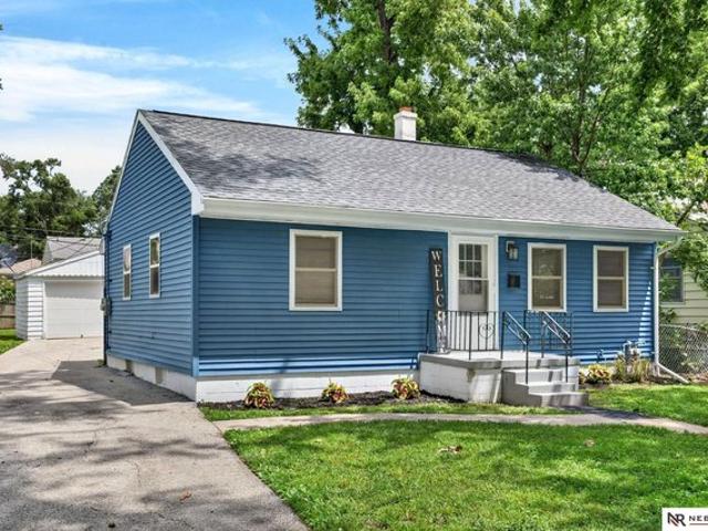 3730 Himebaugh Ave, Omaha, NE 68111