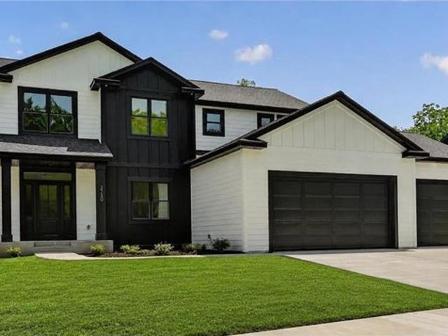 3730 Stonehedge Dr NE, Rochester, MN 55906