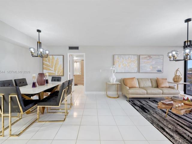3731 N Country Club Dr, Aventura, FL