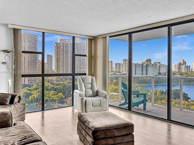 3731 N Country Club Dr Apt 1223, Aventura, FL 33180