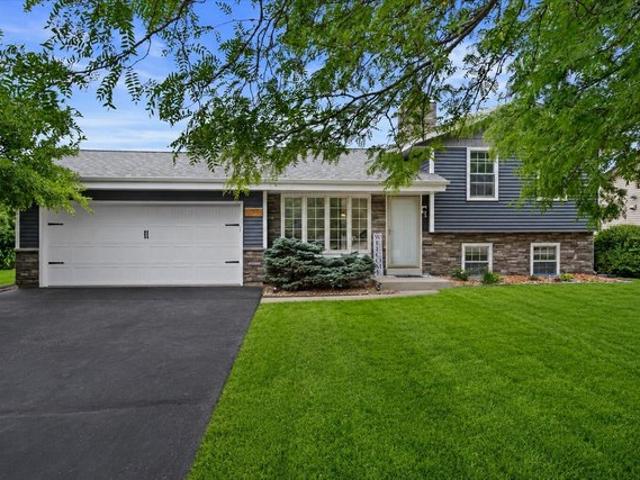 3731 E Puetz Rd, Oak Creek, WI 53154