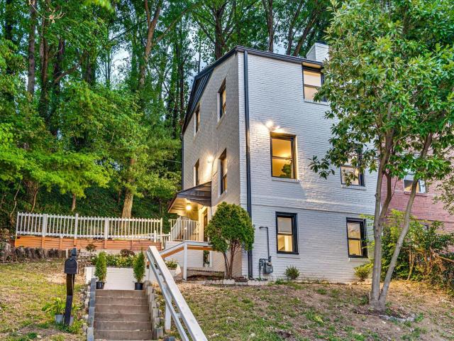 3731 Kemper Road, Arlington, US, VA