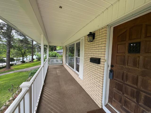 3731 Lakeshore Drive