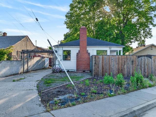 3732 38th St, Sacramento, CA 95820