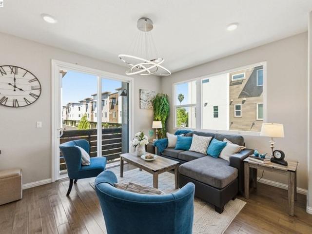 37336 Duckling Ter, Fremont, CA 94536