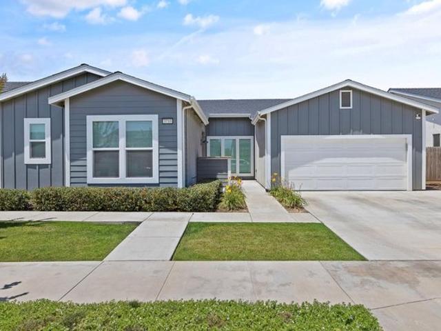 3733 N Clay St, Visalia, CA 93291