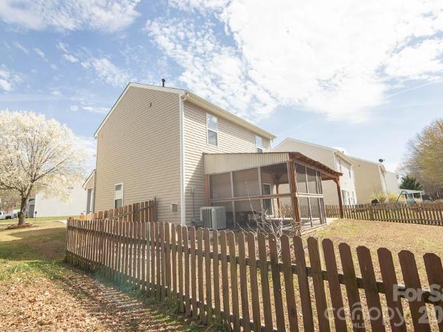 3733 Catawba Creek Dr, Gastonia, NC 28056 | MLS #4341