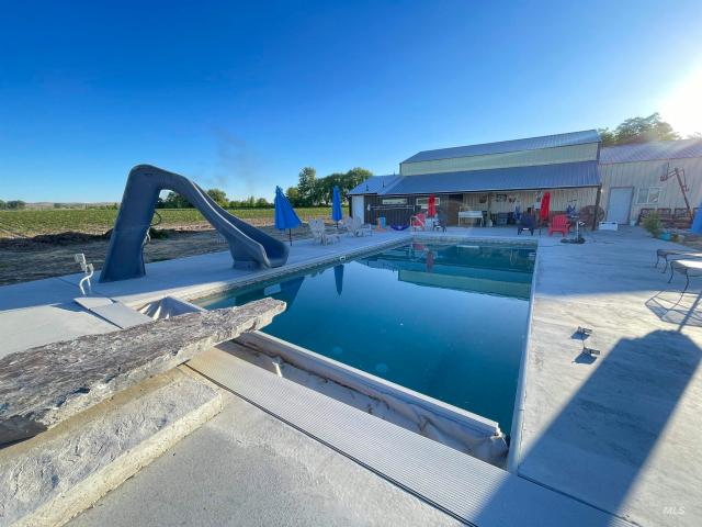 3733 Hwy 30 W