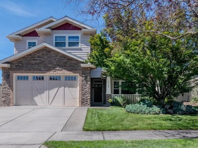 3733 Sherwood Park Dr, Medford, OR 97504