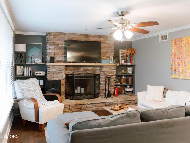 3733 Timber Circle