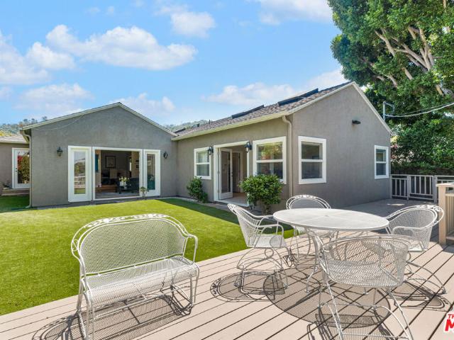 3733 Willowcrest Avenue