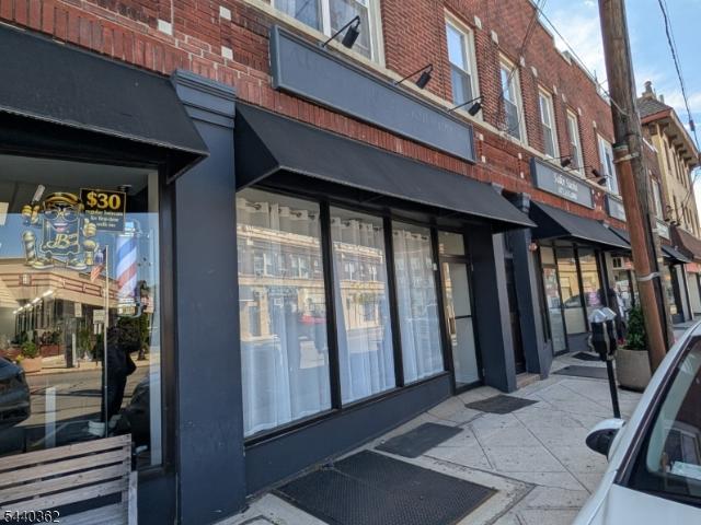 373 Centre St