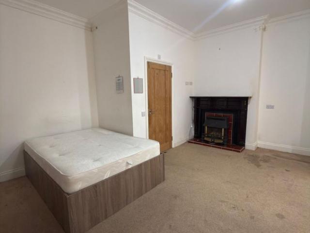 373 Cranbrook Road, Ilford IG1, Room to rent, £1,000 pcm | PrimeLocation