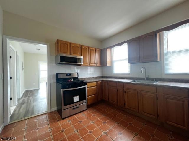 373 Getty Ave # 2
