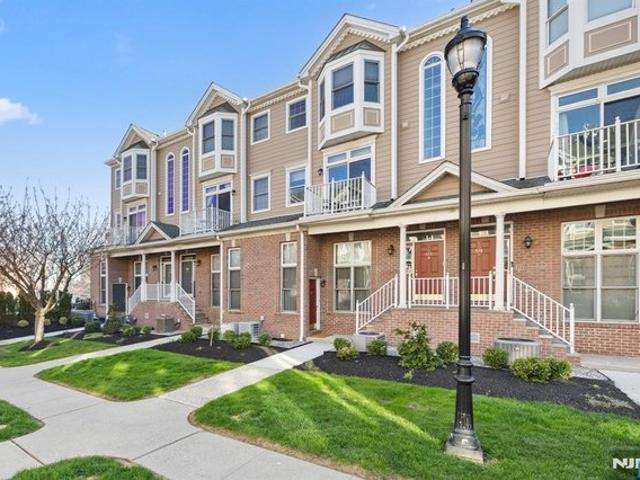 373 Kingston Ct Unit 373, West New York, NJ 07093