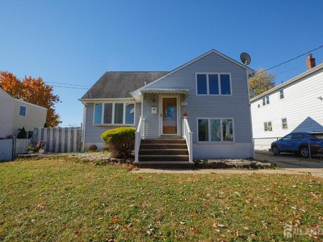 373 Hyatt St, Avenel, NJ 07001