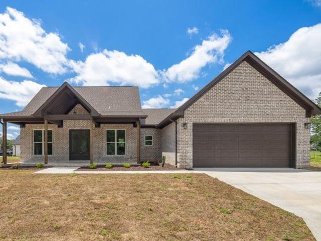 373 Old Power House Rd, Lawrenceburg, TN 38464