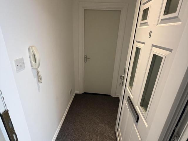 373 London Road, Portsmouth PO2 2 bed flat to rent £1,150 pcm £265 pw