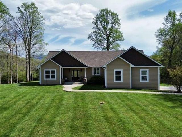 373 New Forest Rd, Young Harris, GA 30582
