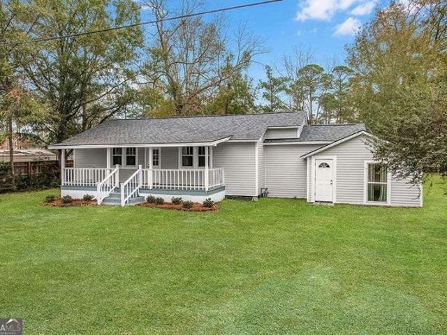 373 S Main St, Pembroke, GA 31321